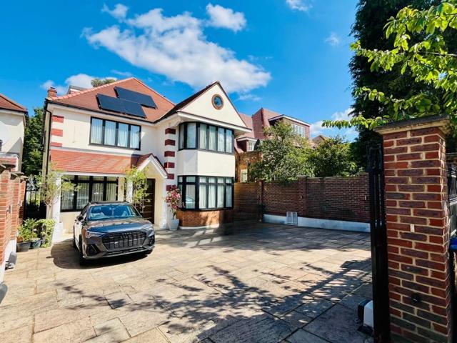 7 Bedroom Detached