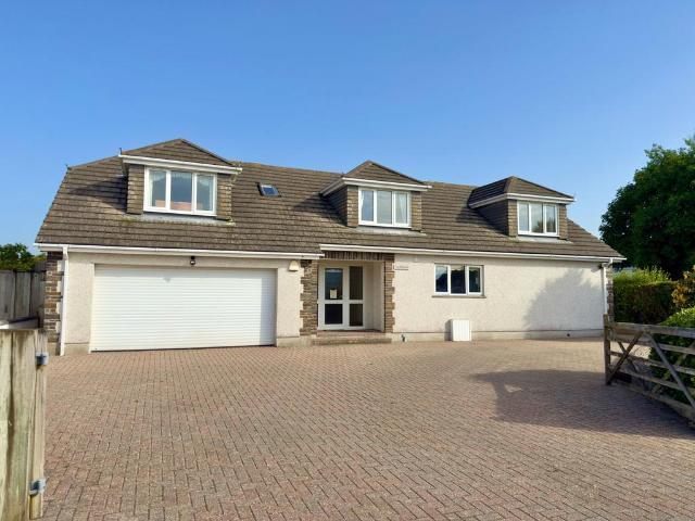 7 bedroom detached bungalow for sale