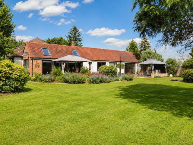 7 bedroom detached bungalow for sale
