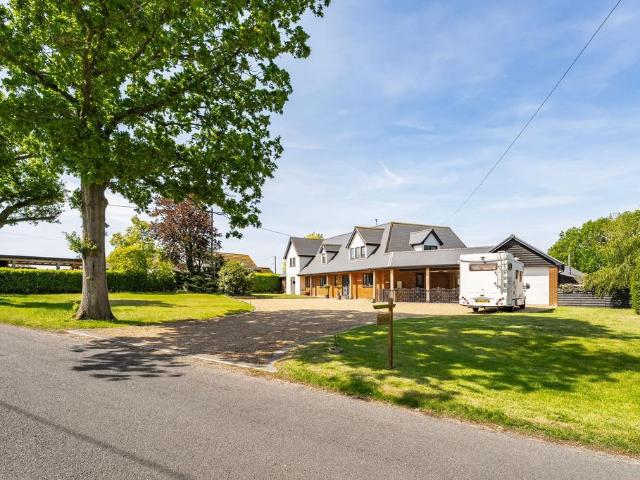 7 bedroom detached bungalow for sale