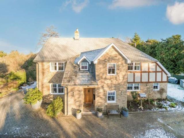 7 Bedroom Detached House