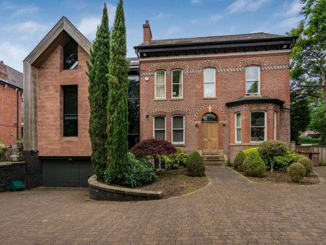 7 Bedroom Detached House