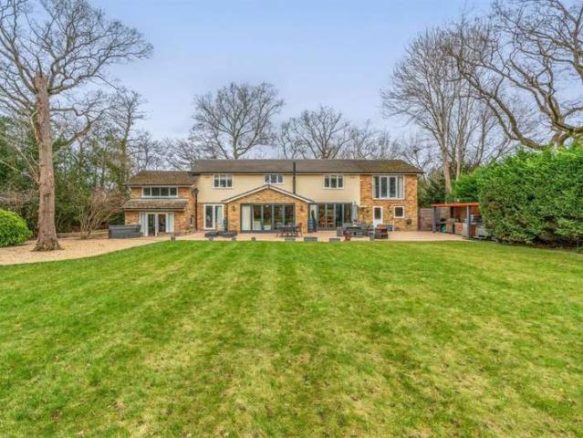 7 Bedroom Detached House