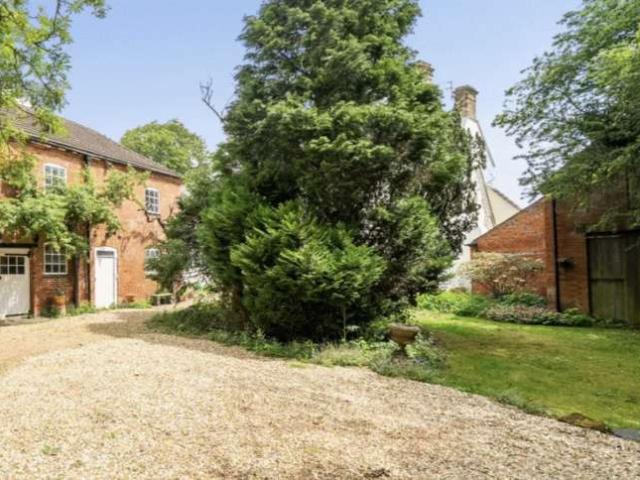 7 Bedroom Detached House