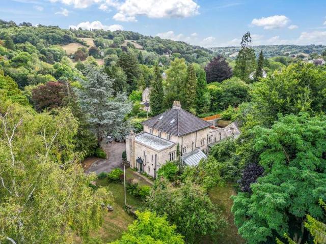 7 Bedroom Detached House