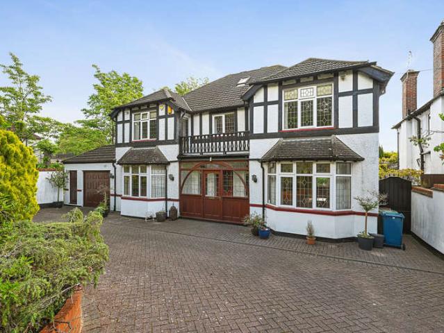 7 Bedroom Detached House