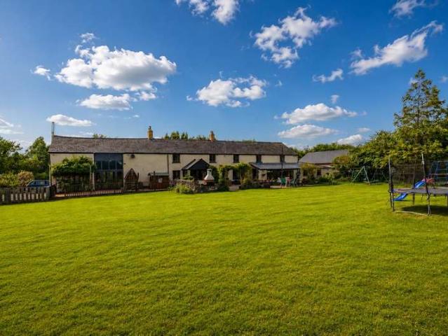 7 Bedroom Detached House