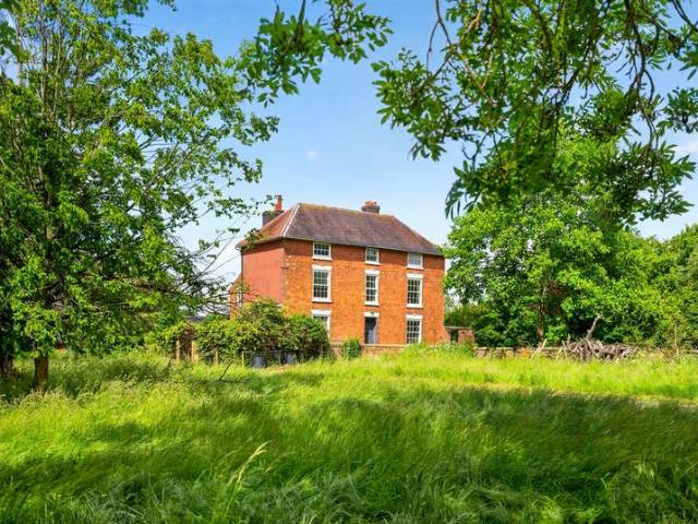 7 Bedroom Detached House