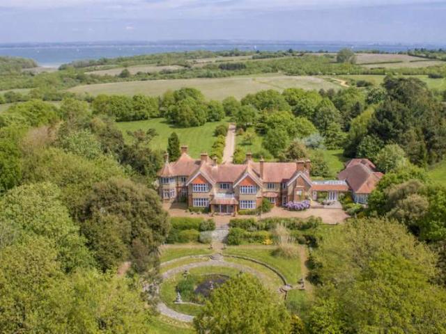 7 Bedroom Detached House