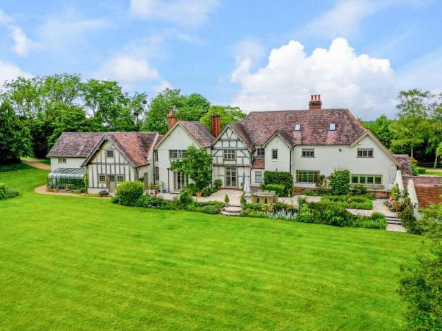 7 Bedroom Detached House