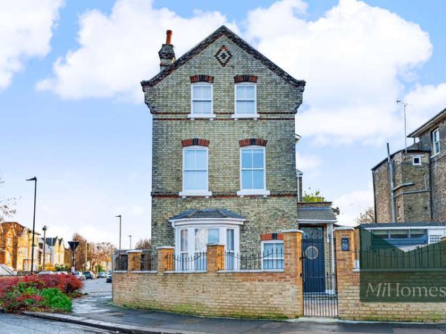 7 Bedroom Detached House