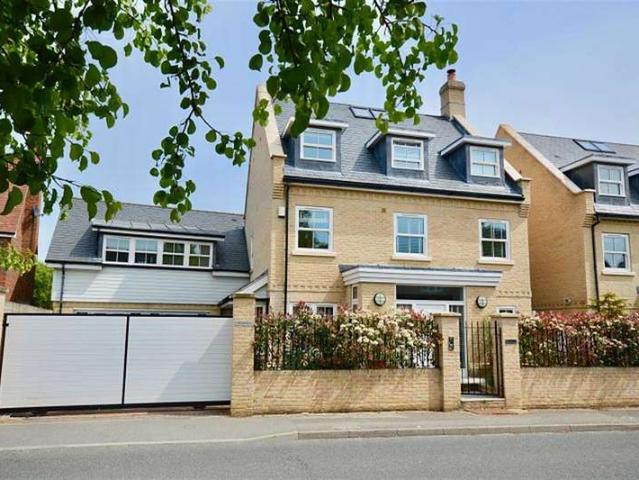 7 Bedroom Detached House