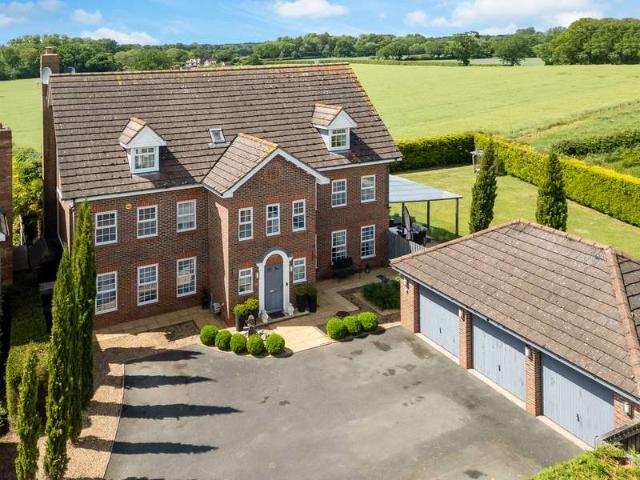 7 Bedroom Detached House