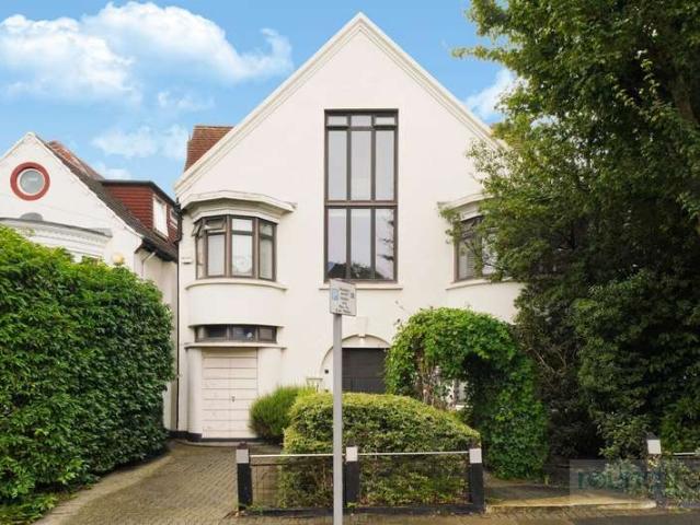 7 Bedroom Detached House