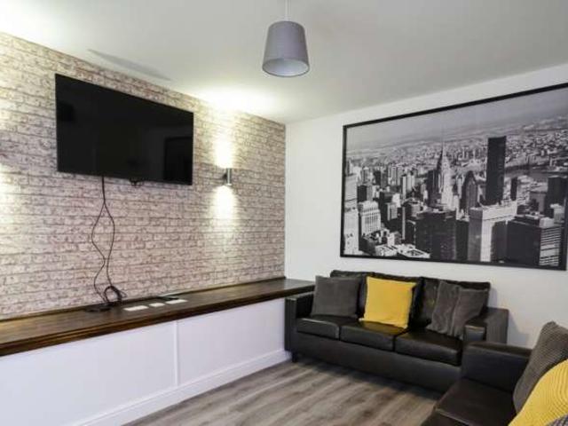 7 Bedroom Detached House