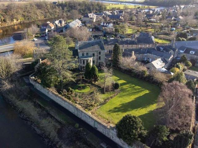 7 Bedroom Detached House
