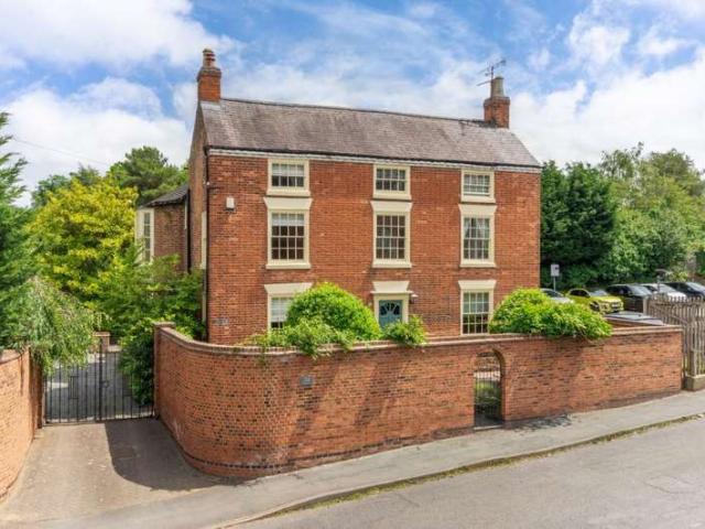 7 Bedroom Detached House