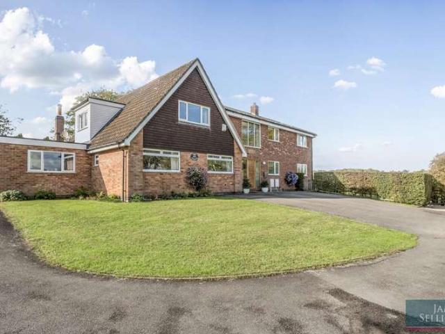 7 Bedroom Detached House