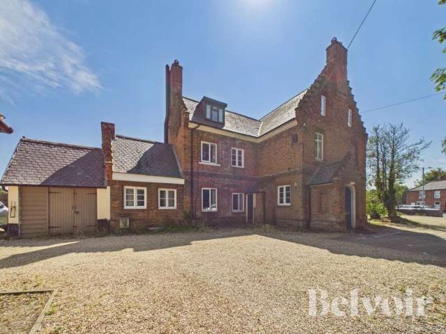 7 Bedroom Detached House