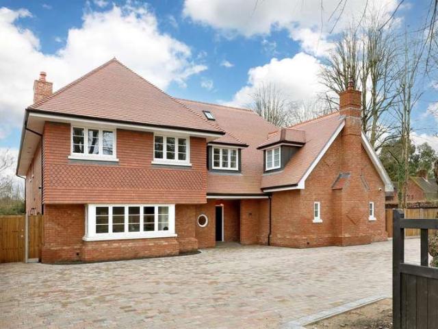 7 Bedroom Detached House