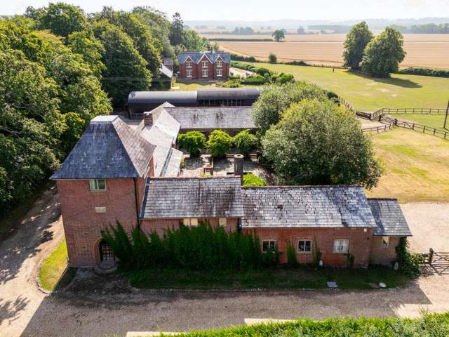7 Bedroom Detached House