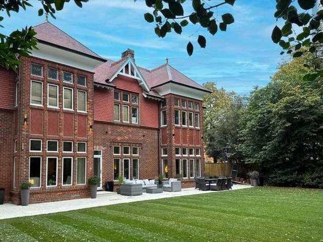 7 Bedroom Detached House