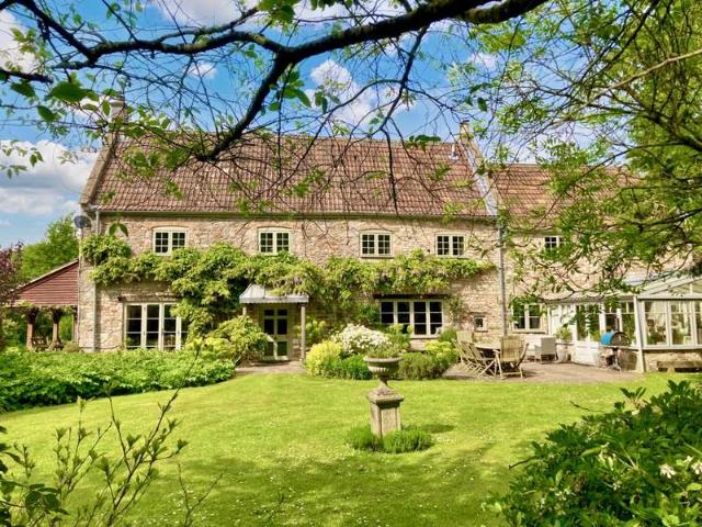 7 Bedroom Detached House