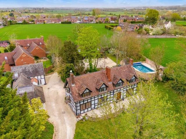 7 Bedroom Detached House