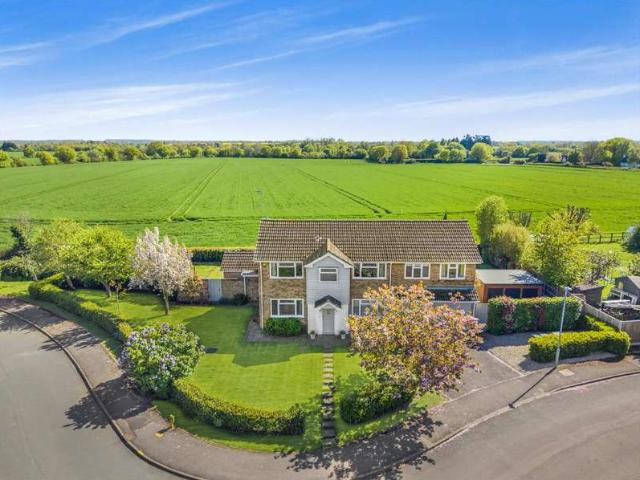 7 Bedroom Detached House