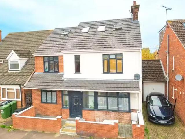 7 bedroom detached house for rent in Beresford Road, St. Alban.