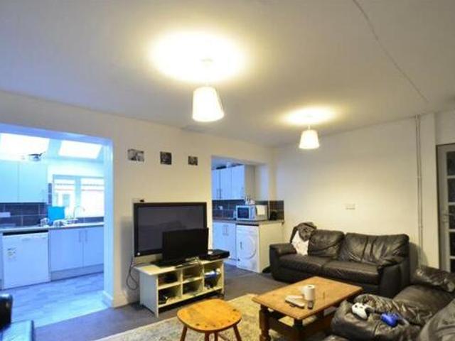 7 Bedroom Detached House For Rent In Bills Package