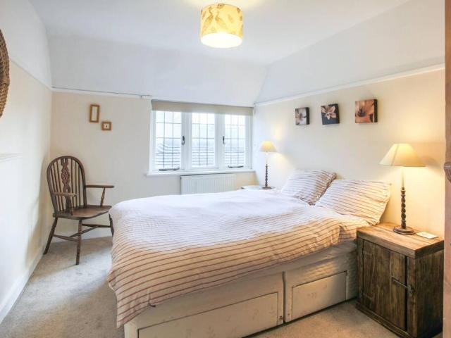 7 bedroom detached house for rent in Broad Street, Guildford, GU3