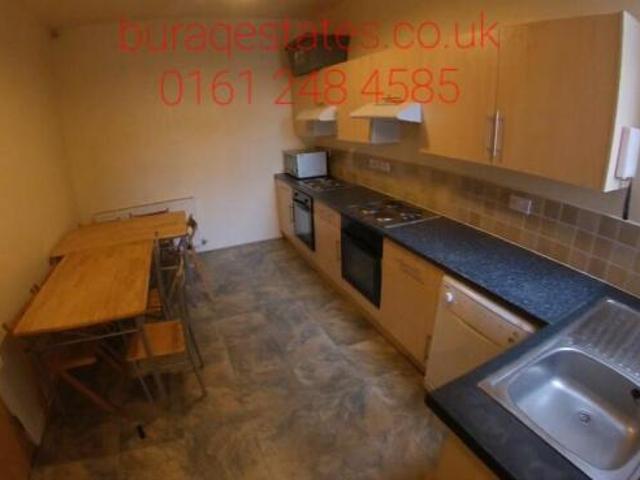 7 bedroom detached house for rent in Longford Place, Manchester, M14