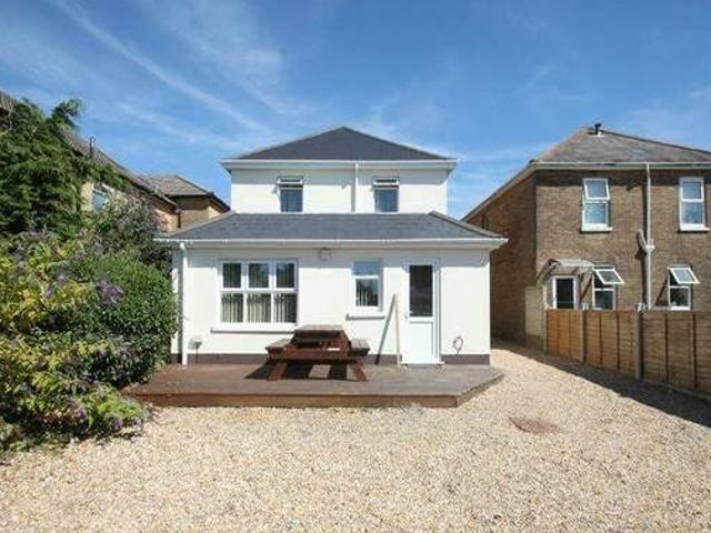 7 bedroom detached house for rent in Student Home Wallisdown BH12