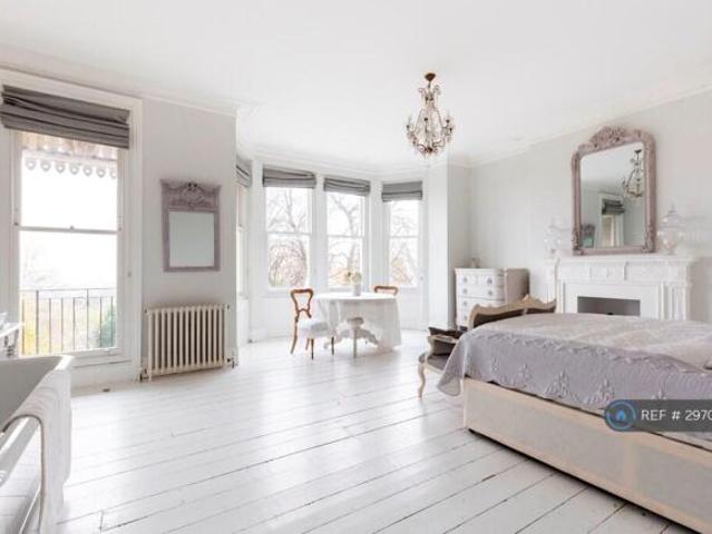 7 bedroom detached house for rent in Ross Road, London, SE25