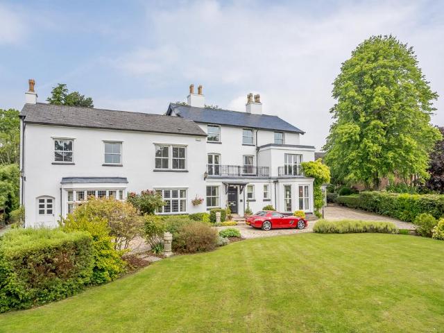7 bedroom detached house for sale