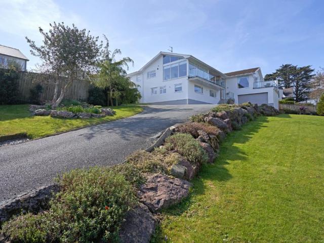 7 bedroom detached house for sale