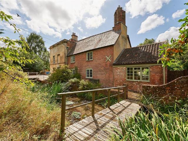 7 bedroom detached house for sale