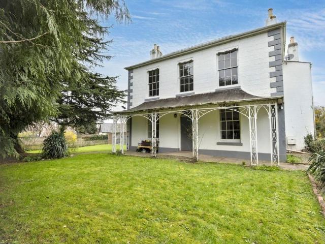 7 bedroom detached house for sale