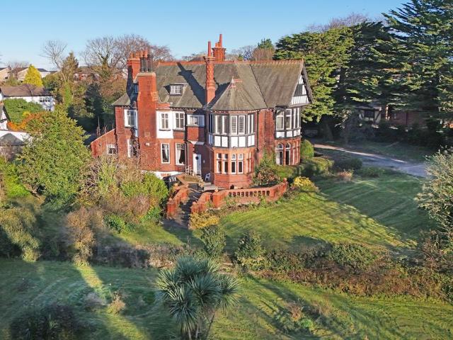 7 bedroom detached house for sale