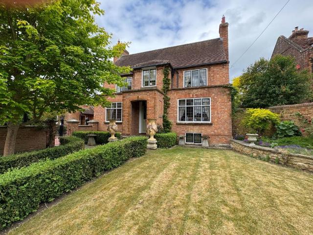 7 bedroom detached house for sale