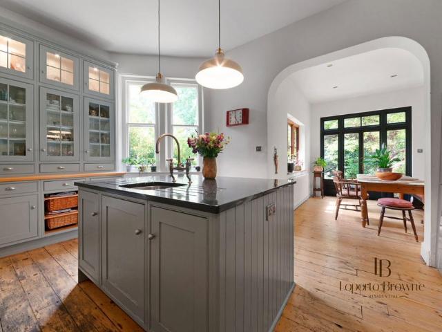7 bedroom detached house for sale