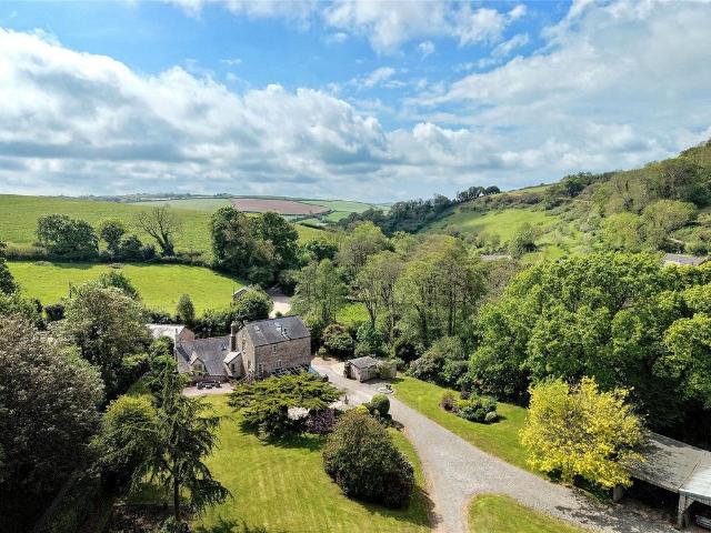 7 bedroom detached house for sale