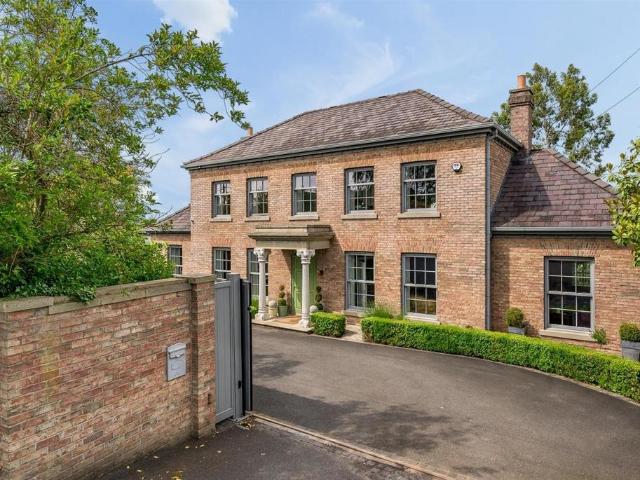 7 bedroom detached house for sale