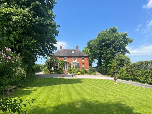 7 bedroom detached house for sale