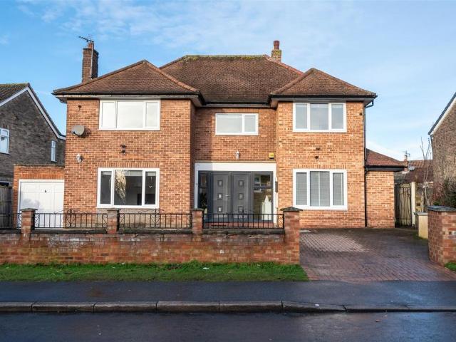7 bedroom detached house for sale