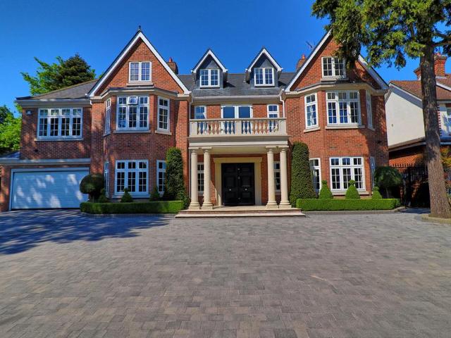 7 bedroom detached house for sale
