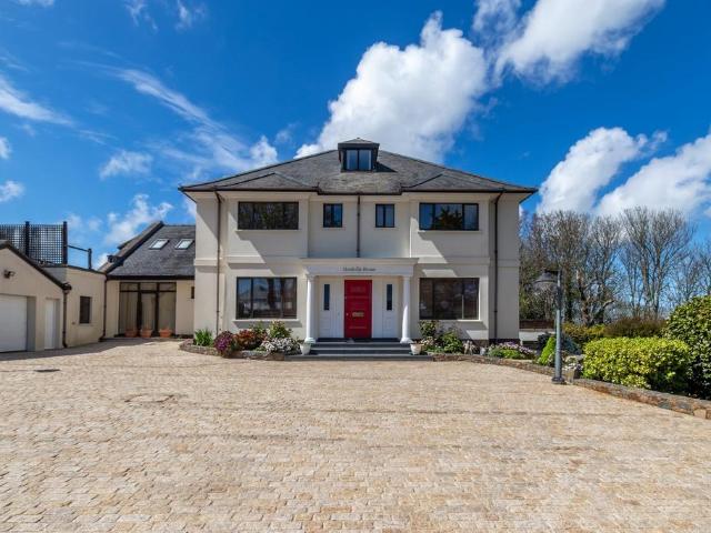 7 bedroom detached house for sale