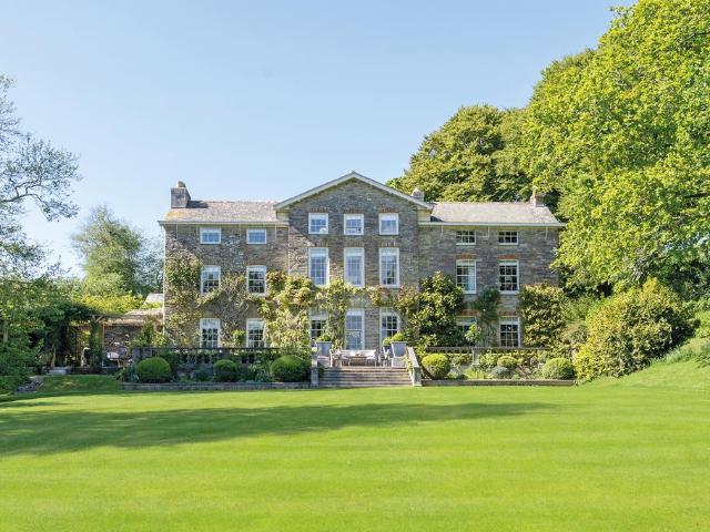 7 bedroom detached house for sale