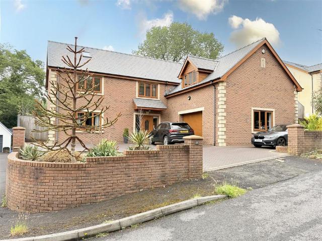 7 bedroom detached house for sale